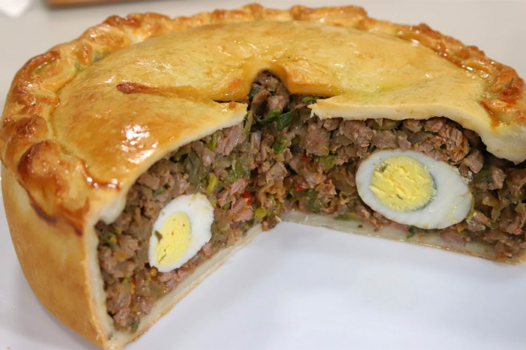 Origen y significado de la expresión "descubrir el pastel"